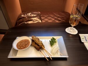 【ファーストクラス】成田→シンガポール便(SQ11)でシンガポール航空ファーストクラスに搭乗してきました【世界一周航空券】 - ひやまんブログ