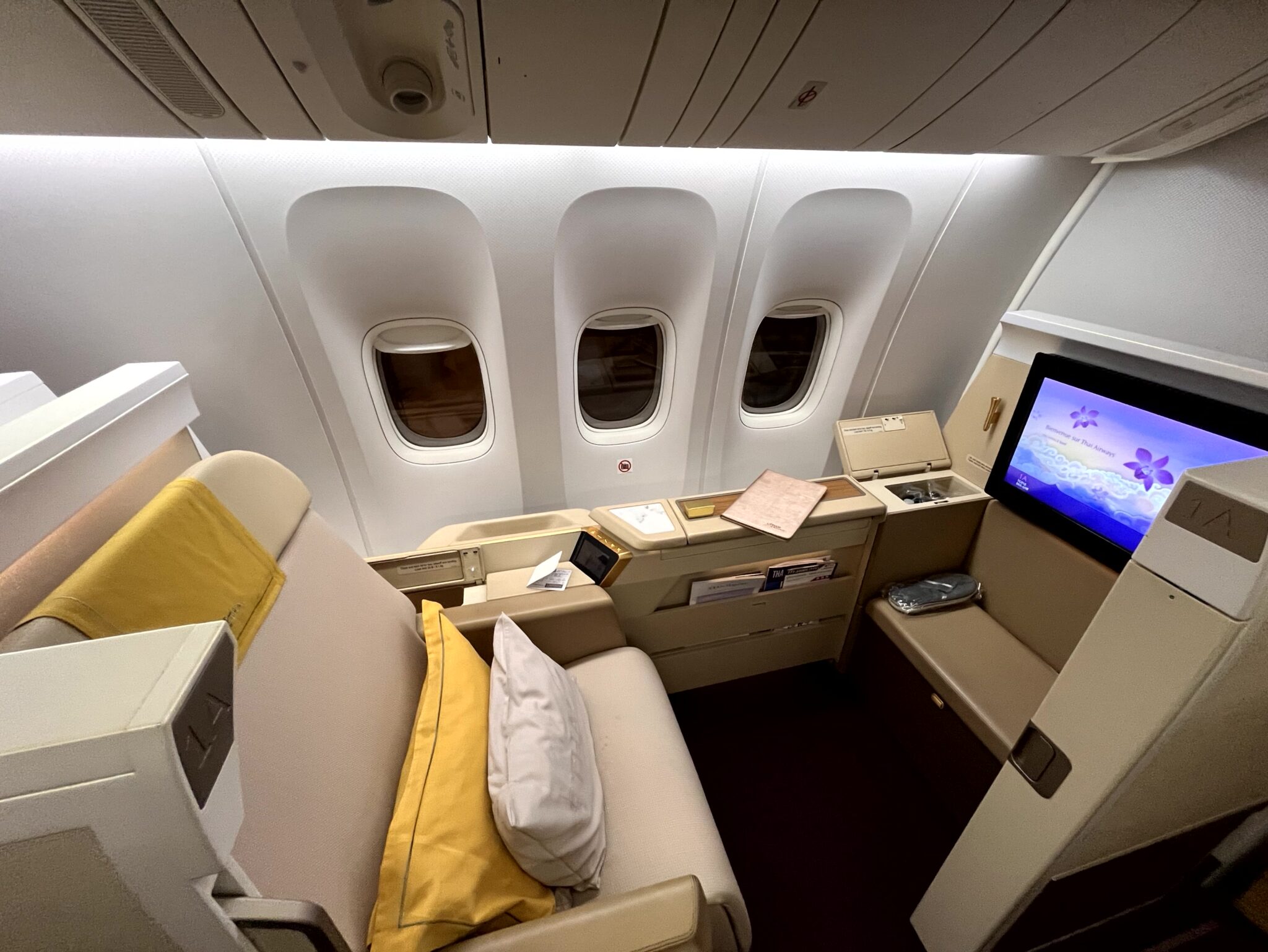 【ファーストクラス】バンコク→ロンドン便（TG910）でタイ航空ファーストクラスに搭乗してきました - ひやまんブログ