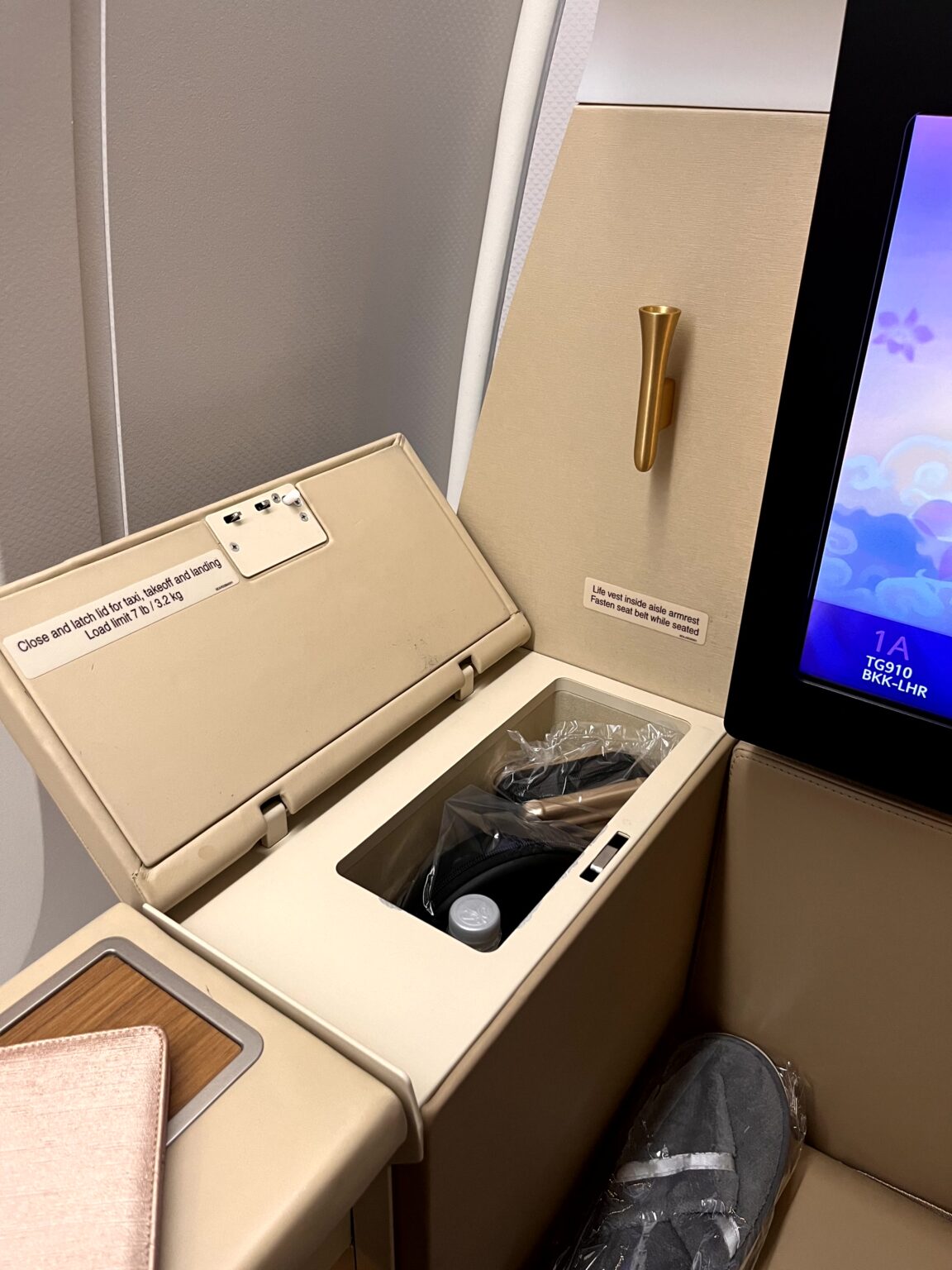 【ファーストクラス】バンコク→ロンドン便（TG910）でタイ航空ファーストクラスに搭乗してきました - ひやまんブログ
