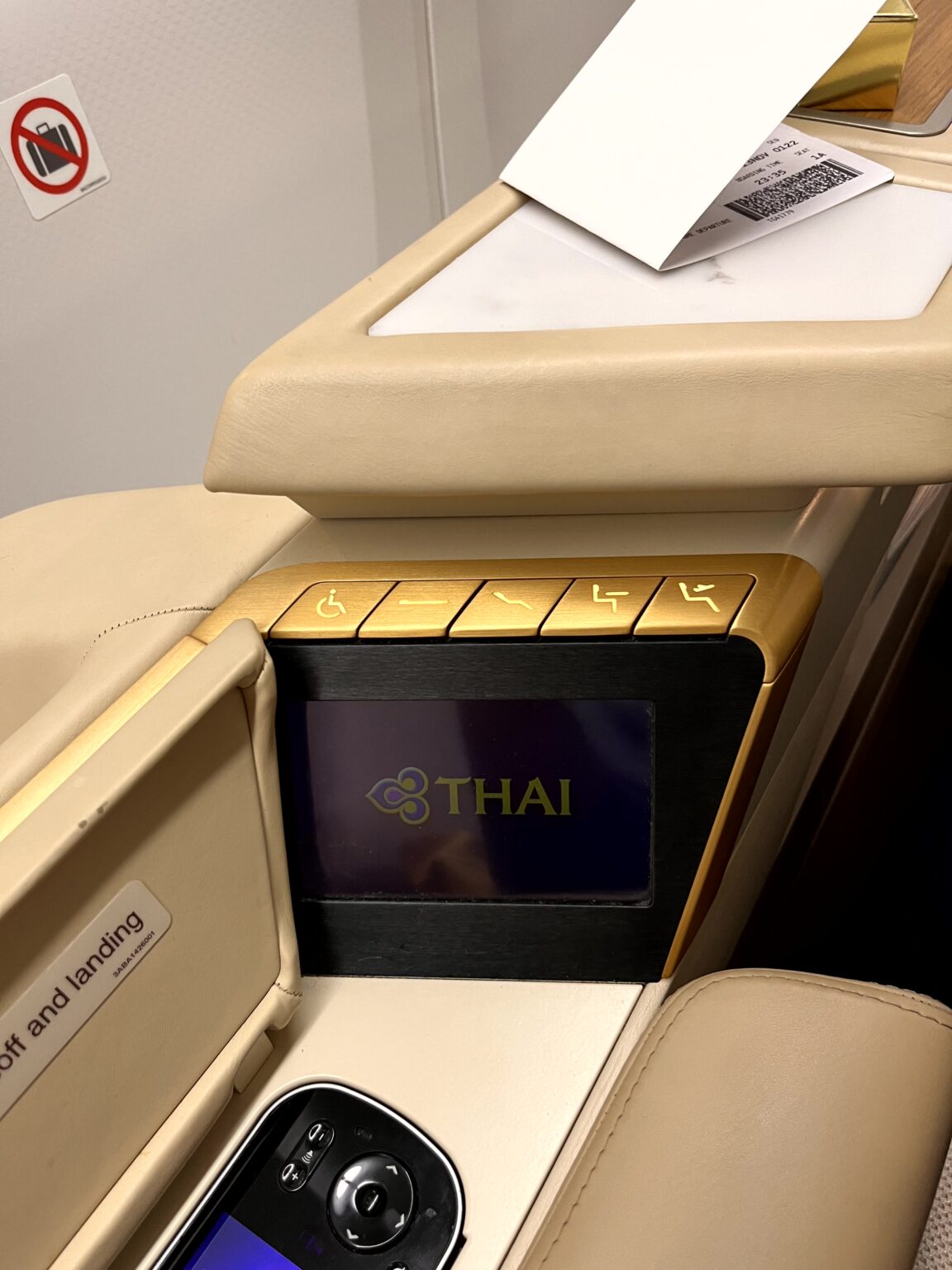 【ファーストクラス】バンコク→ロンドン便（TG910）でタイ航空ファーストクラスに搭乗してきました - ひやまんブログ