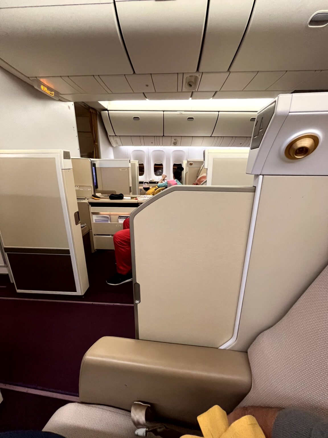 【ファーストクラス】バンコク→ロンドン便（TG910）でタイ航空ファーストクラスに搭乗してきました - ひやまんブログ