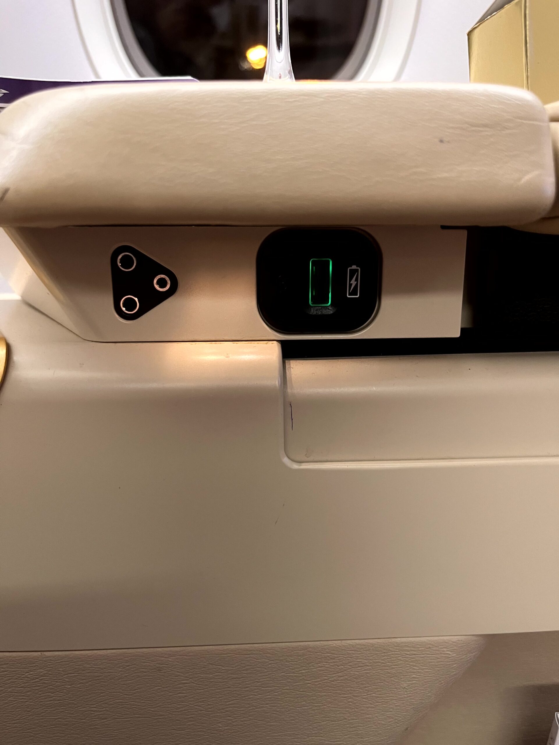 【ファーストクラス】バンコク→ロンドン便（TG910）でタイ航空ファーストクラスに搭乗してきました - ひやまんブログ